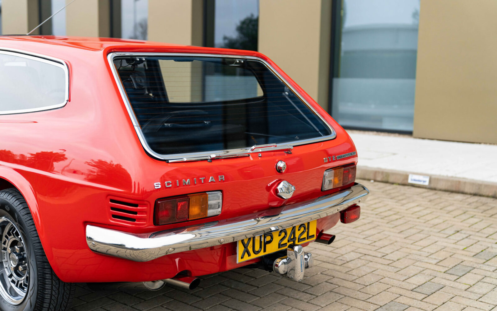 The Unusual Reliant Scimitar GTE