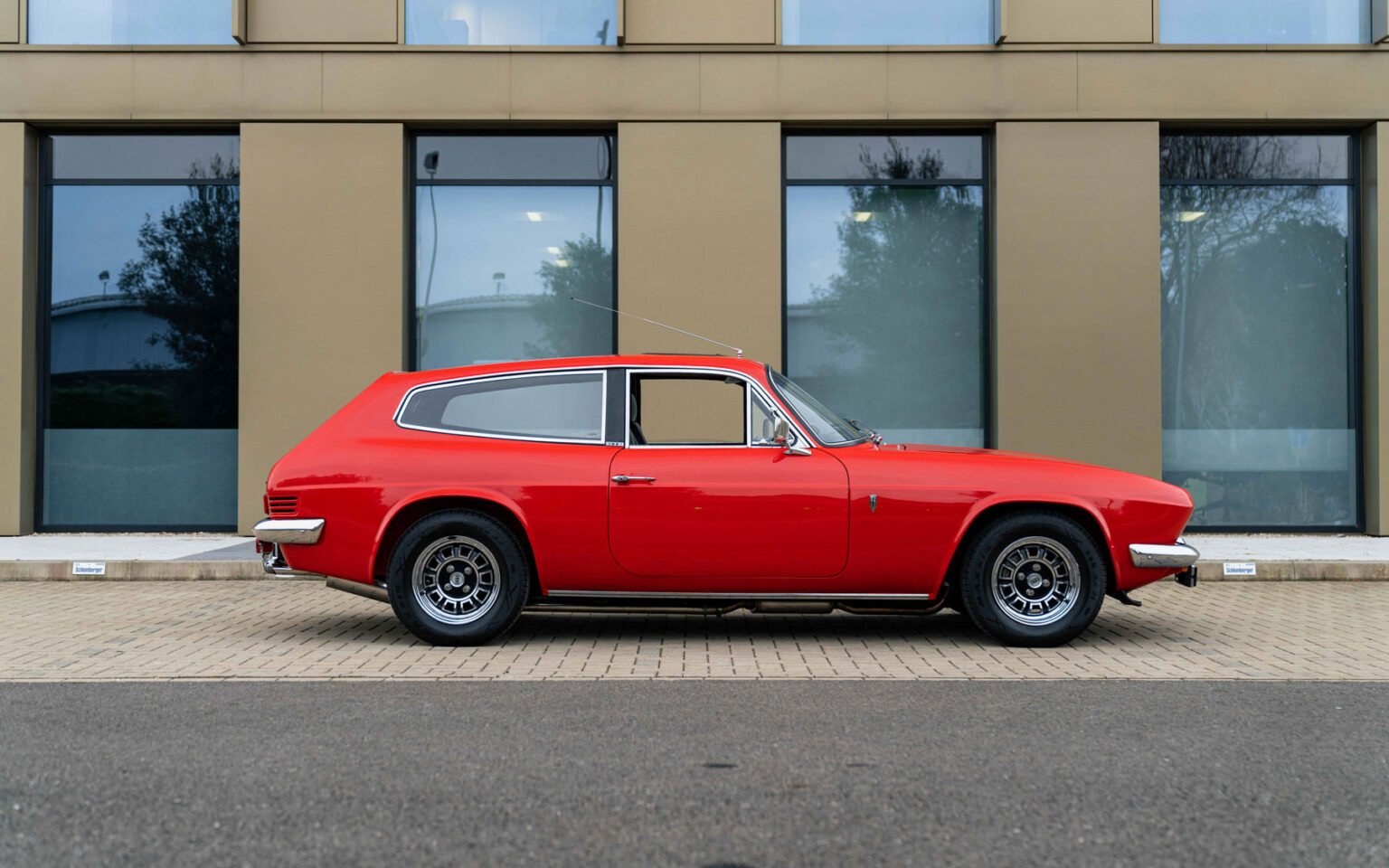 The Unusual Reliant Scimitar GTE