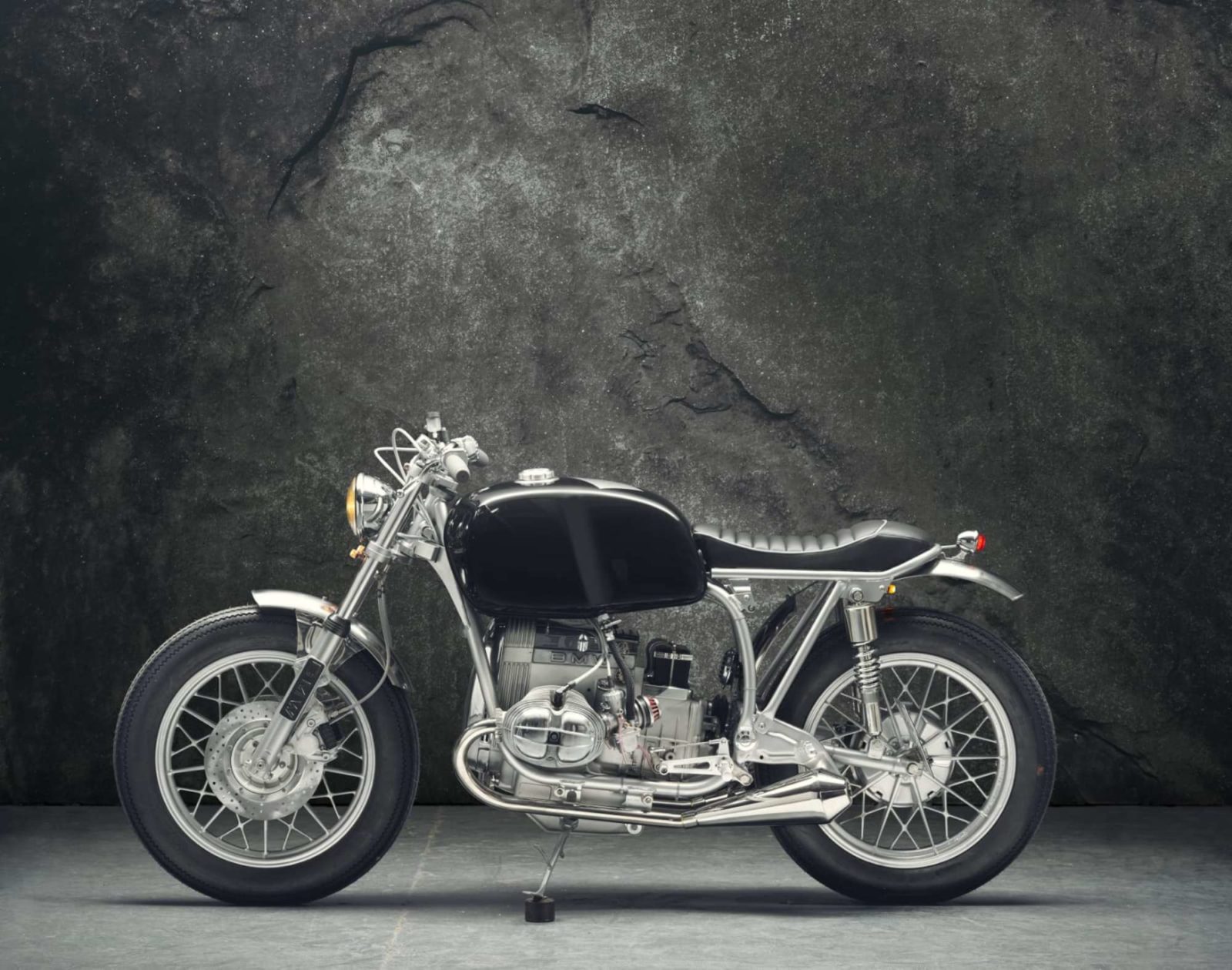 A BMW R65 Custom By Curiosity Moto