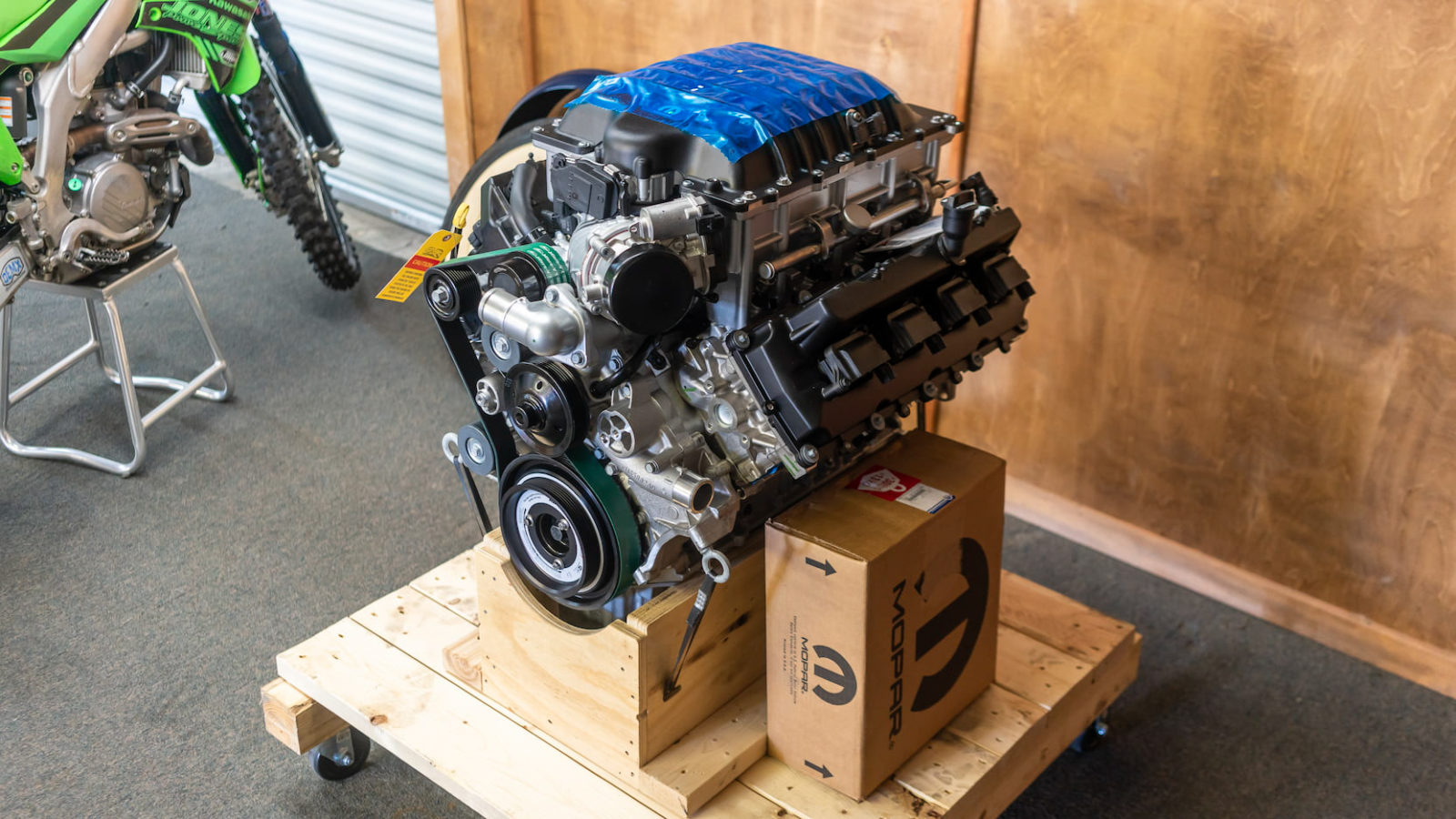 There's A 1,000 BHP Dodge Hellephant Crate Engine For Sale