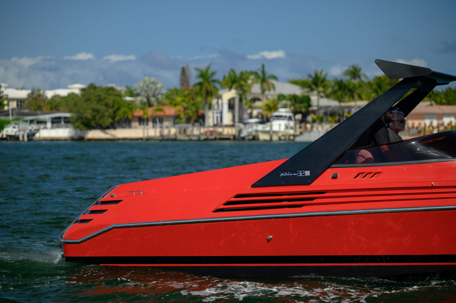 This Is The Riva Ferrari 32 – A 1980s-Era Floating Testarossa