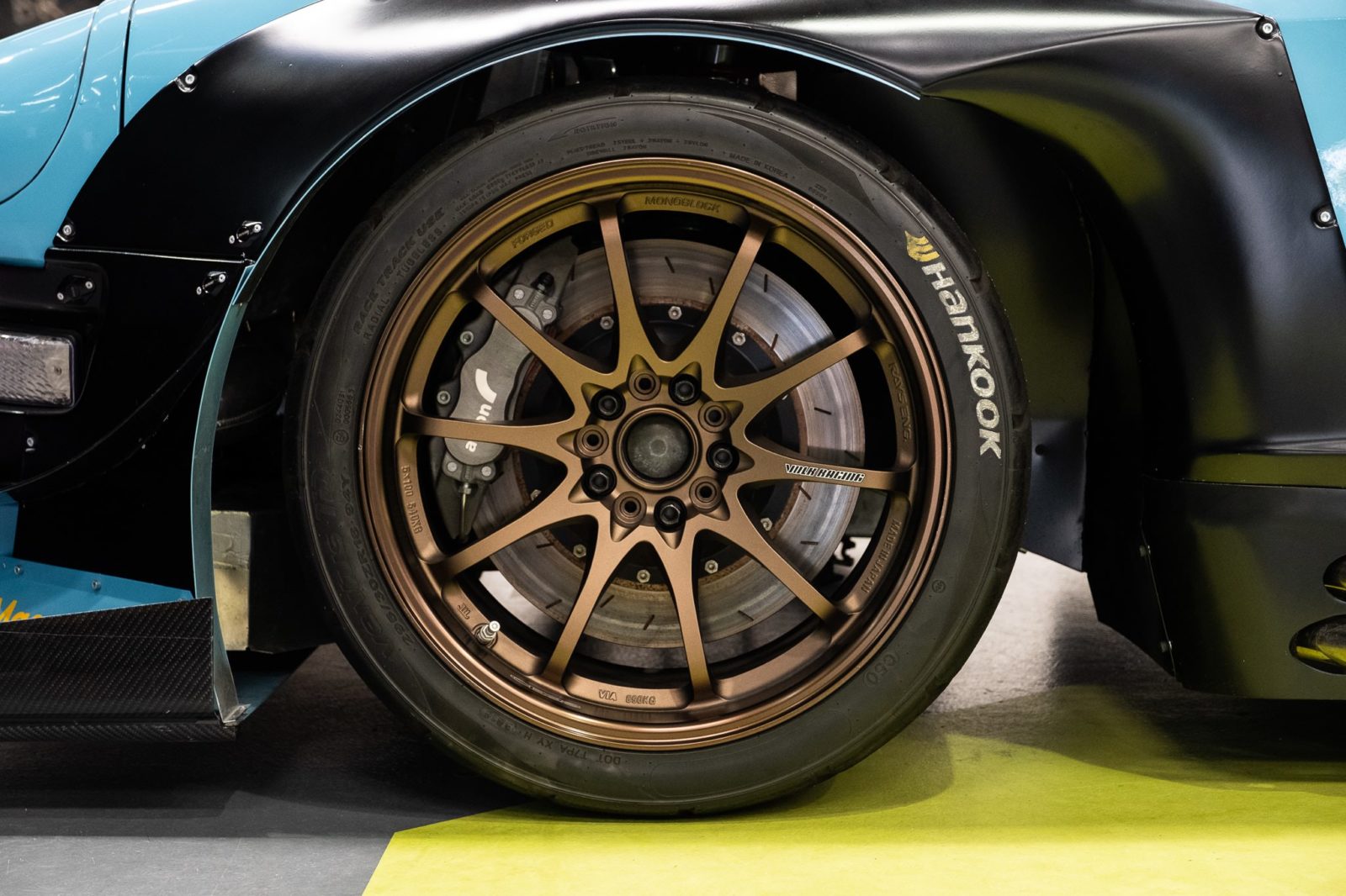 Freshly Built: A Skyline GT-R Powered Datsun 240Z Race Car