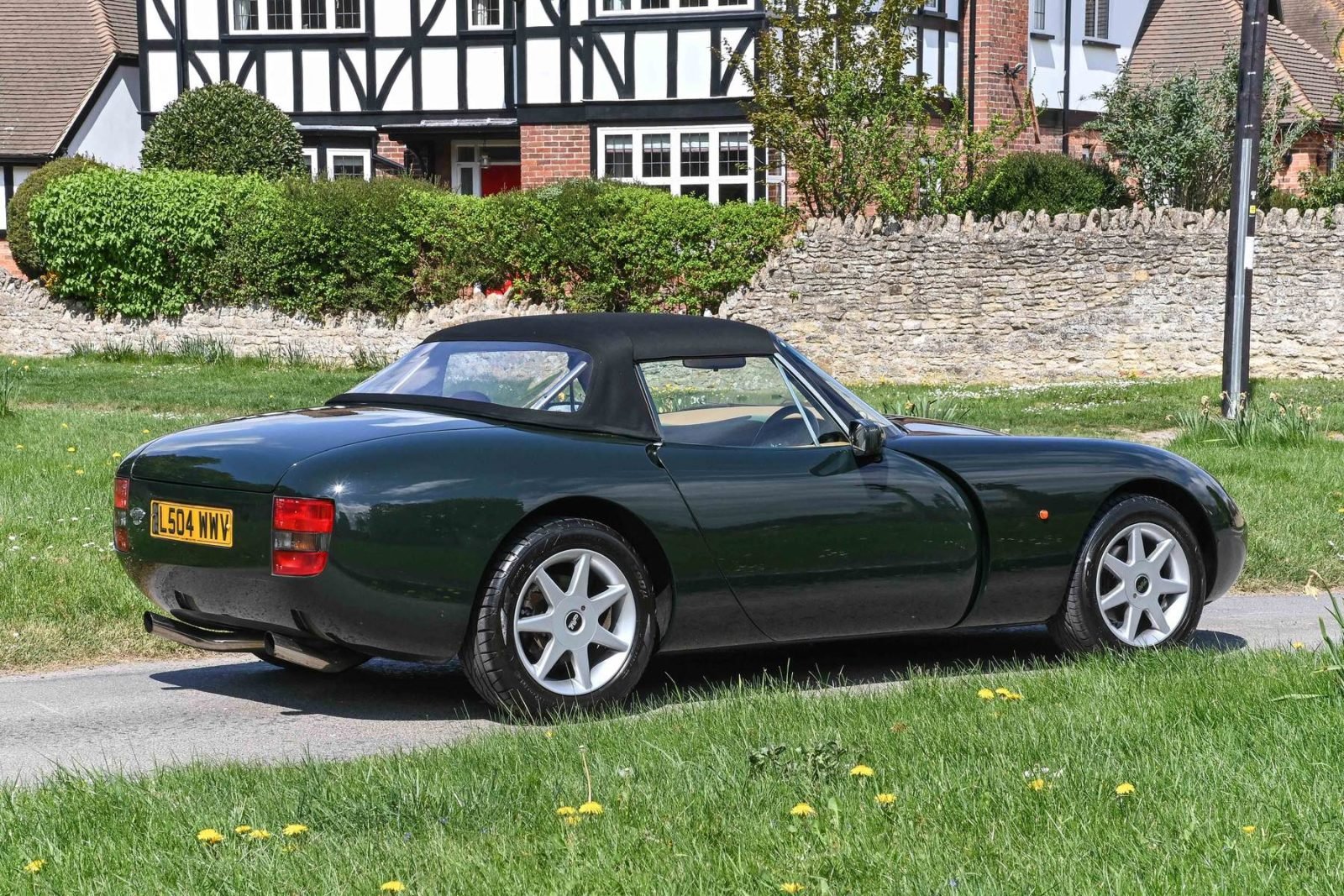 The TVR Griffith 500 – A Rare V8 Roadster From The 1990s