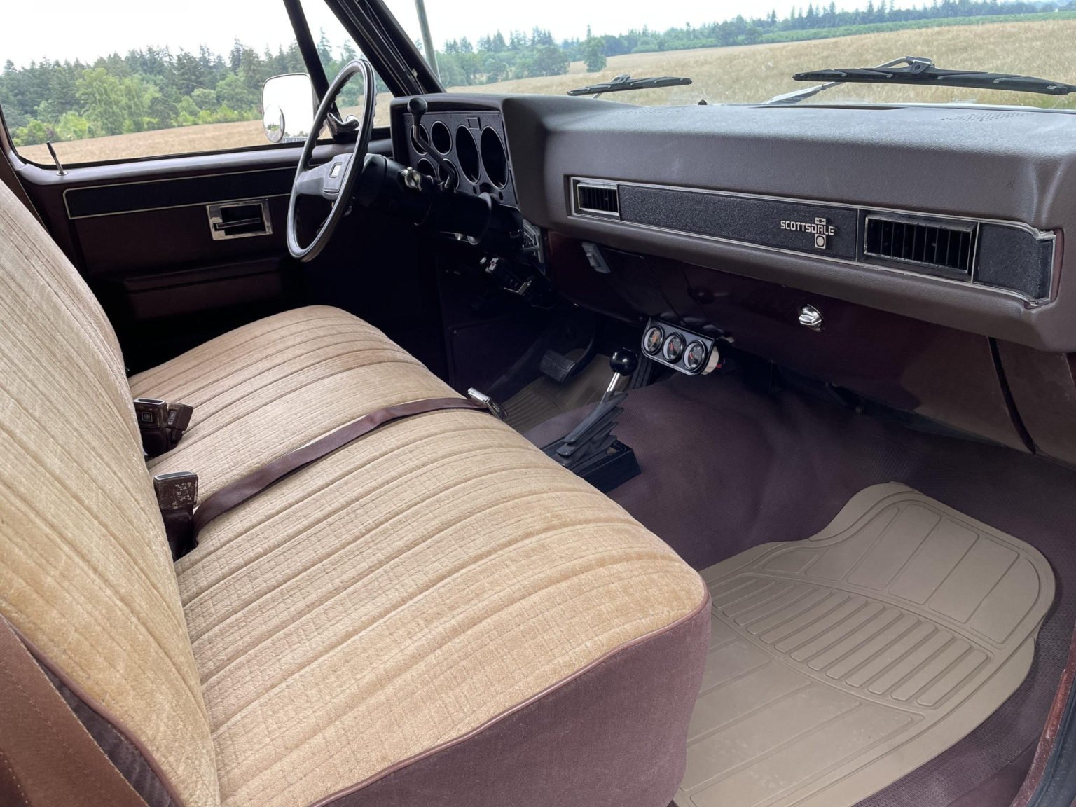 Retro Vanlife: A 1982 Chevrolet K20 Scottsdale 4×4 Caveman Camper