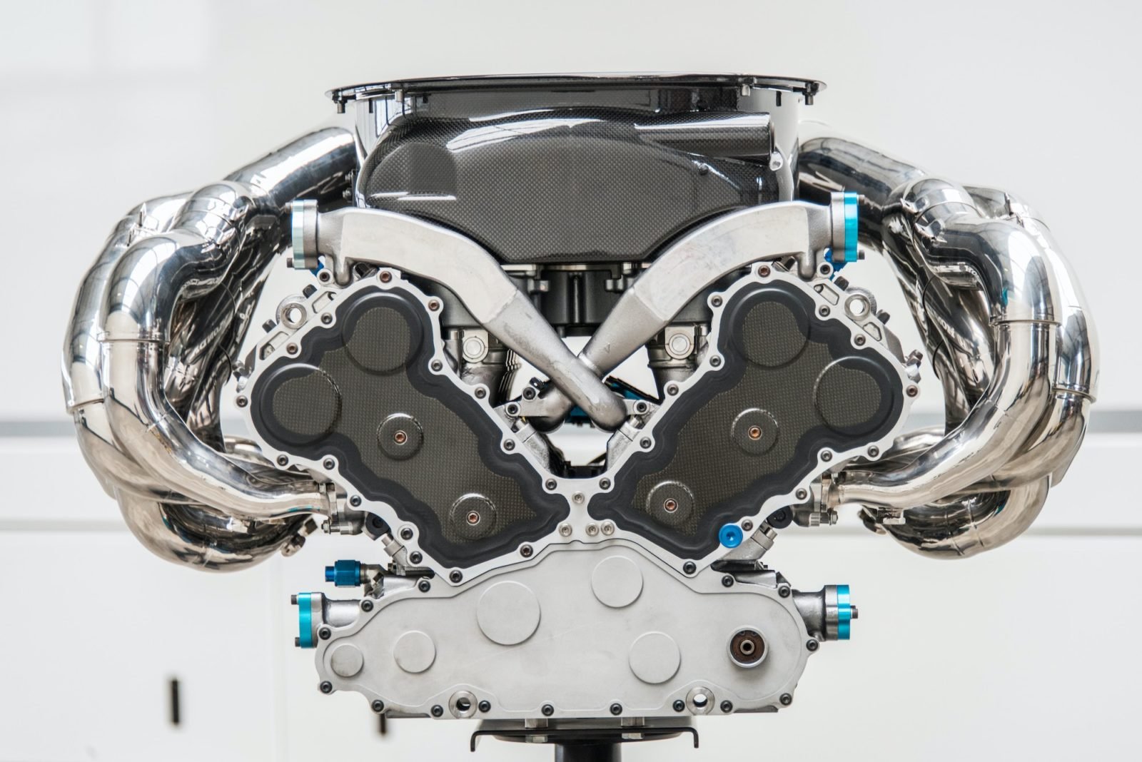 For Sale: A 2001 Honda RA V10 Formula 1 Engine