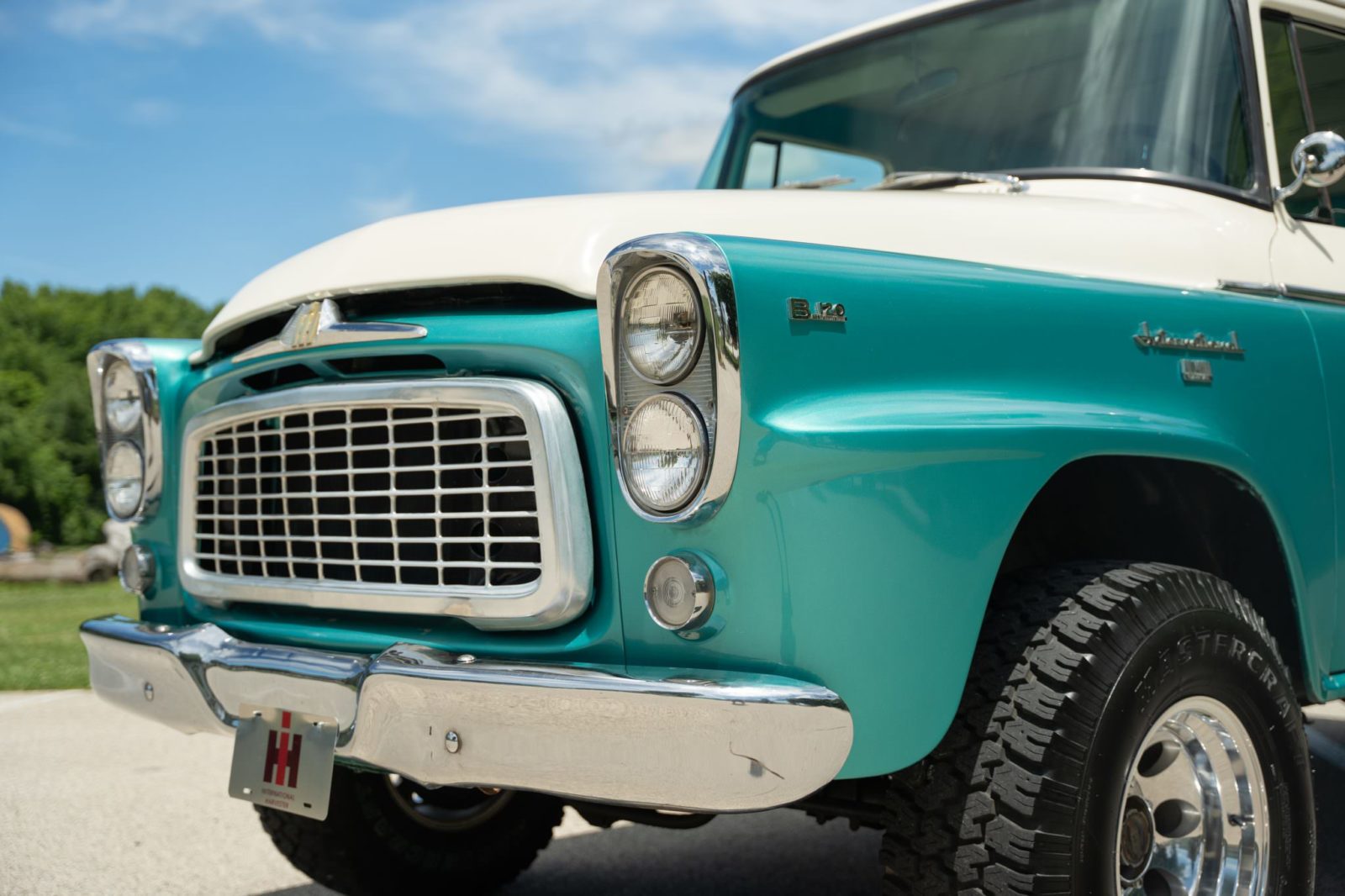 An Upgraded 1959 International Harvester Travelall 4x4