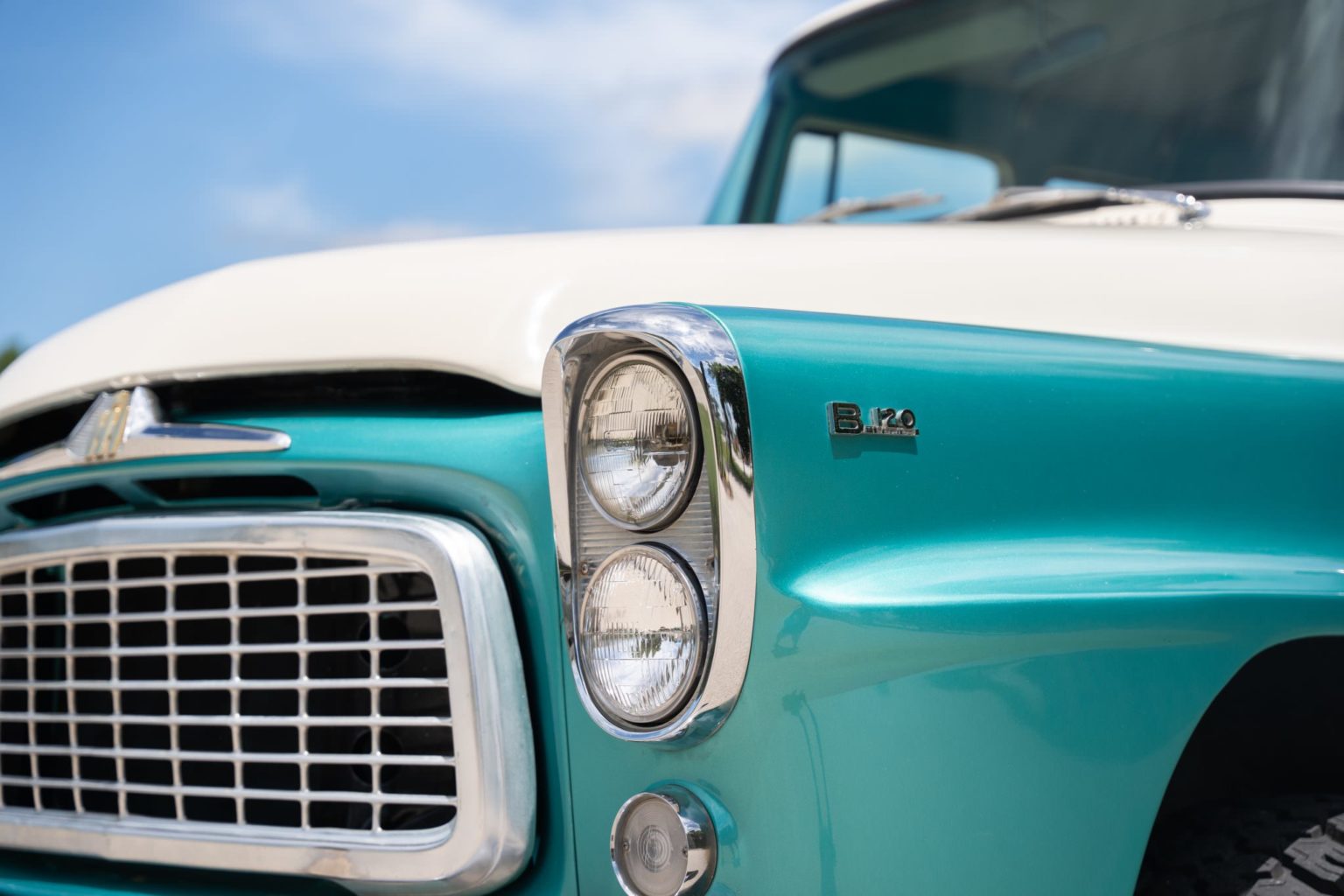 An Upgraded 1959 International Harvester Travelall 4x4