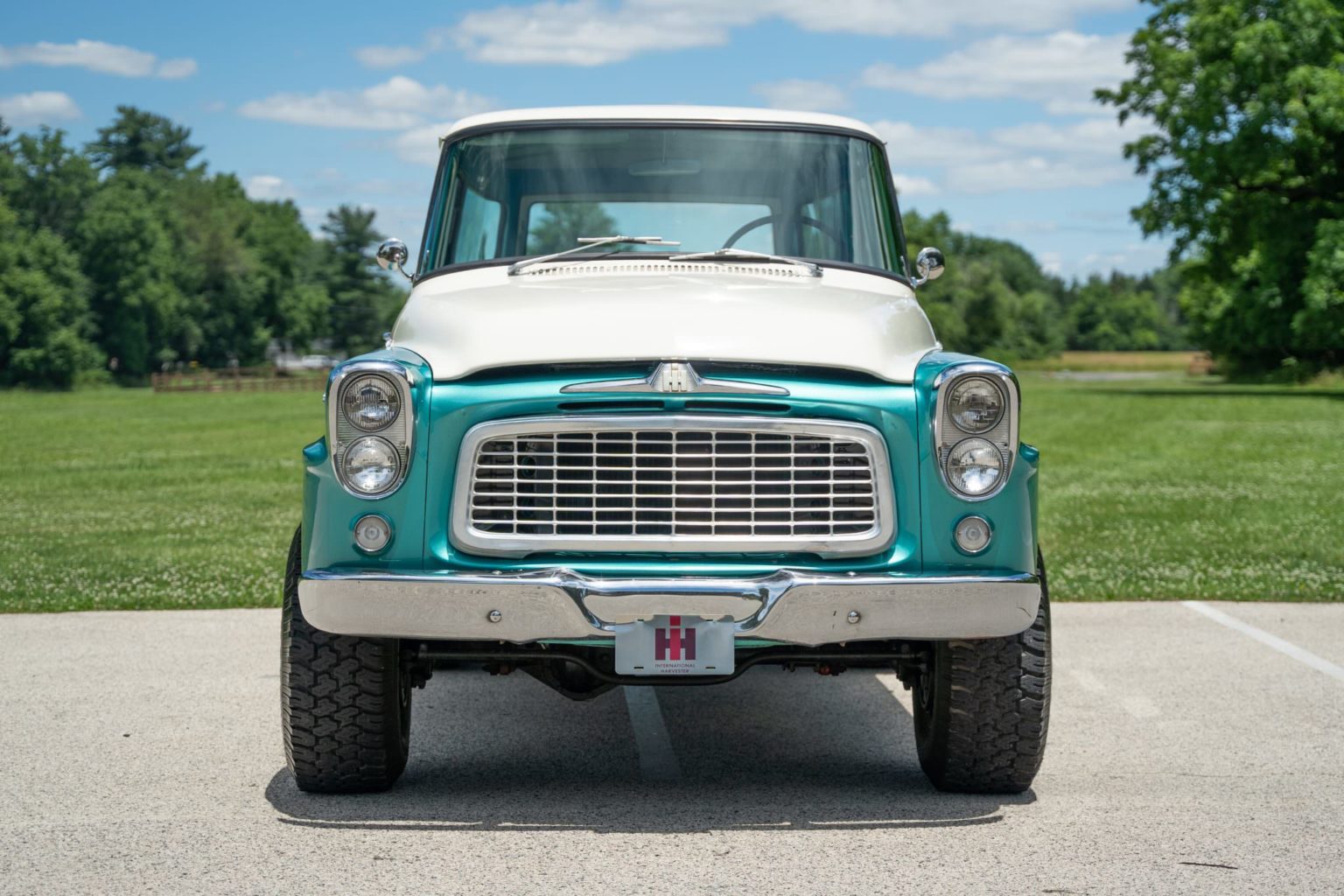 An Upgraded 1959 International Harvester Travelall 4x4