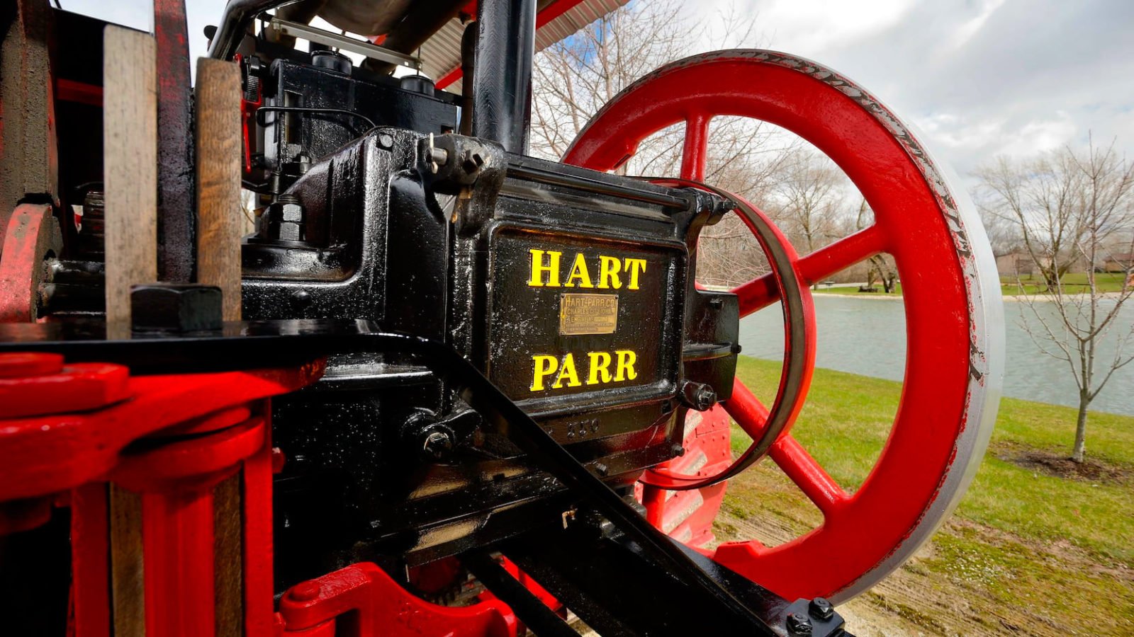 The Mighty Hart-Parr 30-60 – Powered By A 38.6 Liter Kerosene Engine
