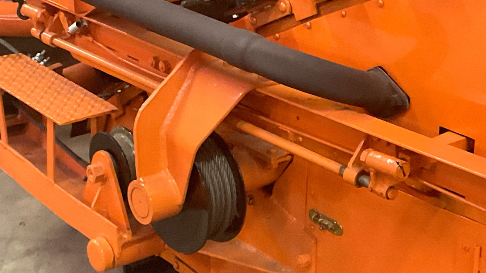 The Weirdest Snow Mobile In The World: The Monarch Sno-Motor