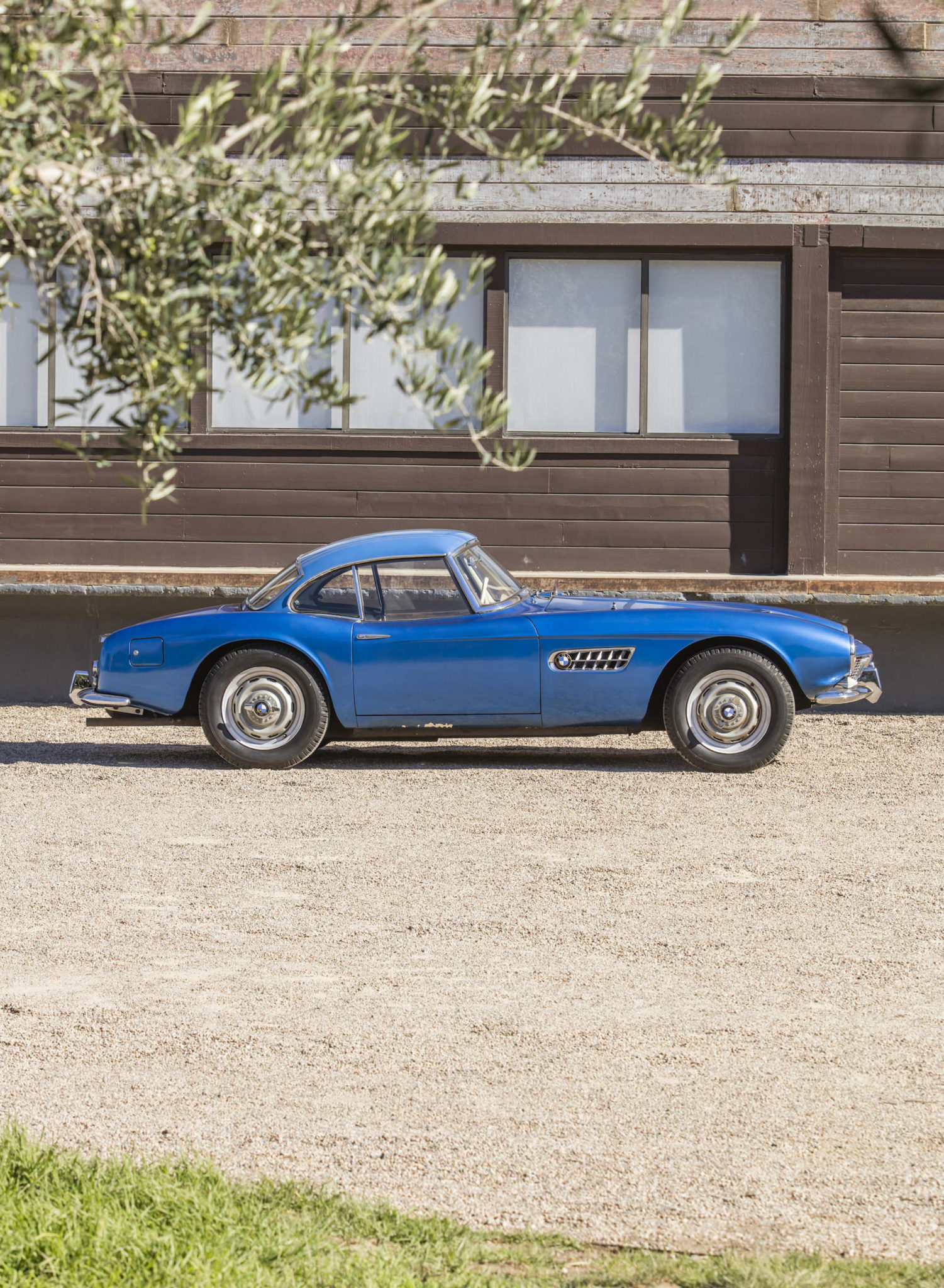 Philadelphia Garage Discovery After 43 Years – A Rare 1957 BMW 507
