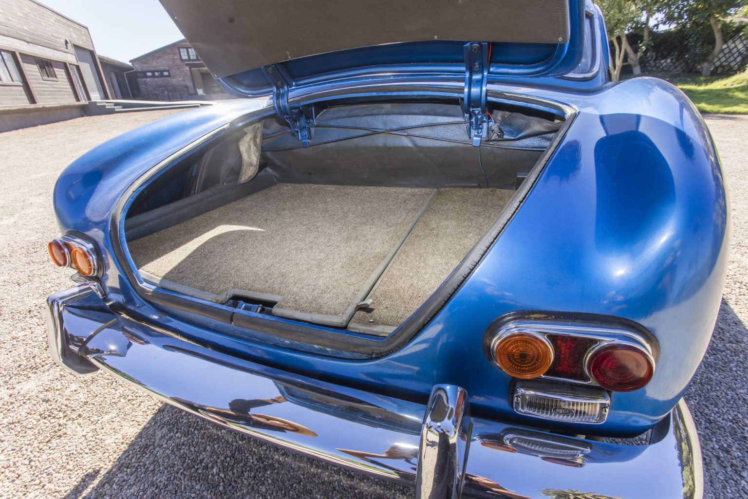 Philadelphia Garage Discovery After 43 Years – A Rare 1957 BMW 507