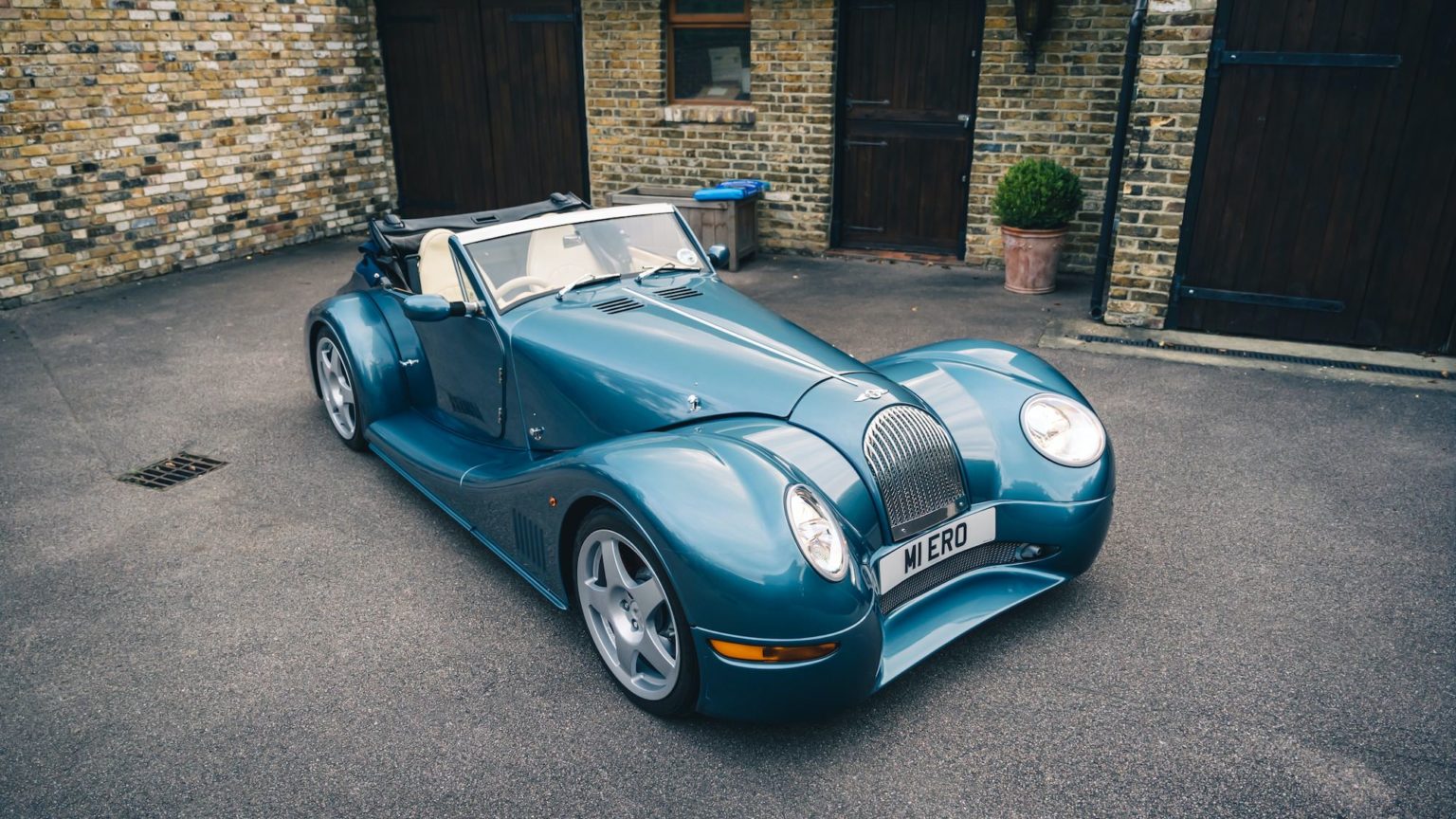 For Sale: A Morgan Aero 8 – An Unusual British Supercar