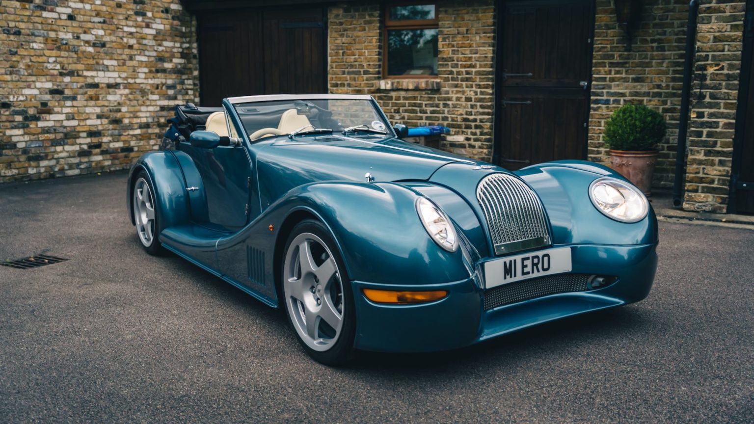 For Sale: A Morgan Aero 8 – An Unusual British Supercar