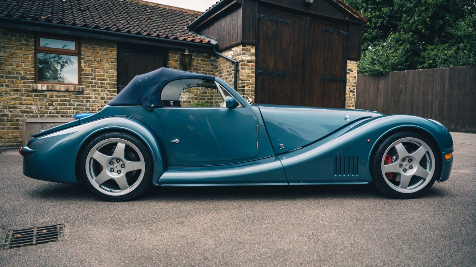 For Sale: A Morgan Aero 8 – An Unusual British Supercar
