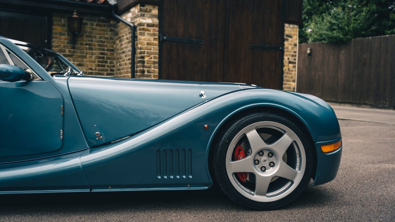For Sale: A Morgan Aero 8 – An Unusual British Supercar