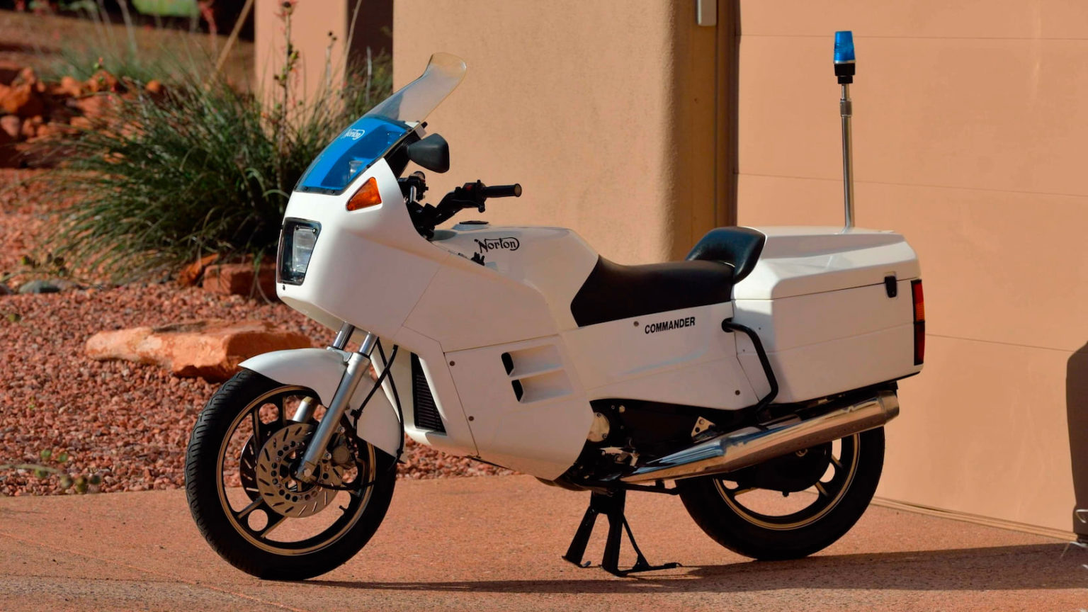 A Rare 1989 Norton Commander – A Wankel Rotary-Powered Motorcycle