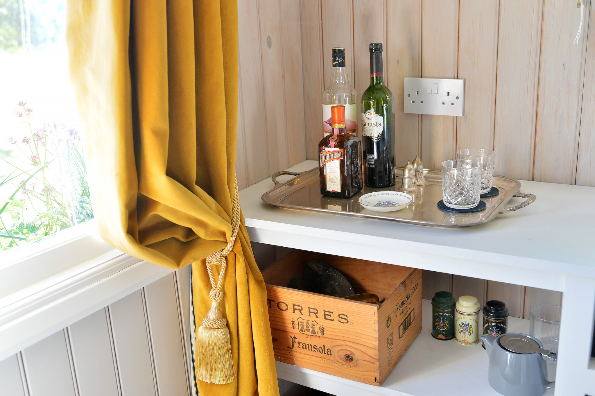 A Handmade Shepherd's Hut – For A Traditional Life Off The Grid