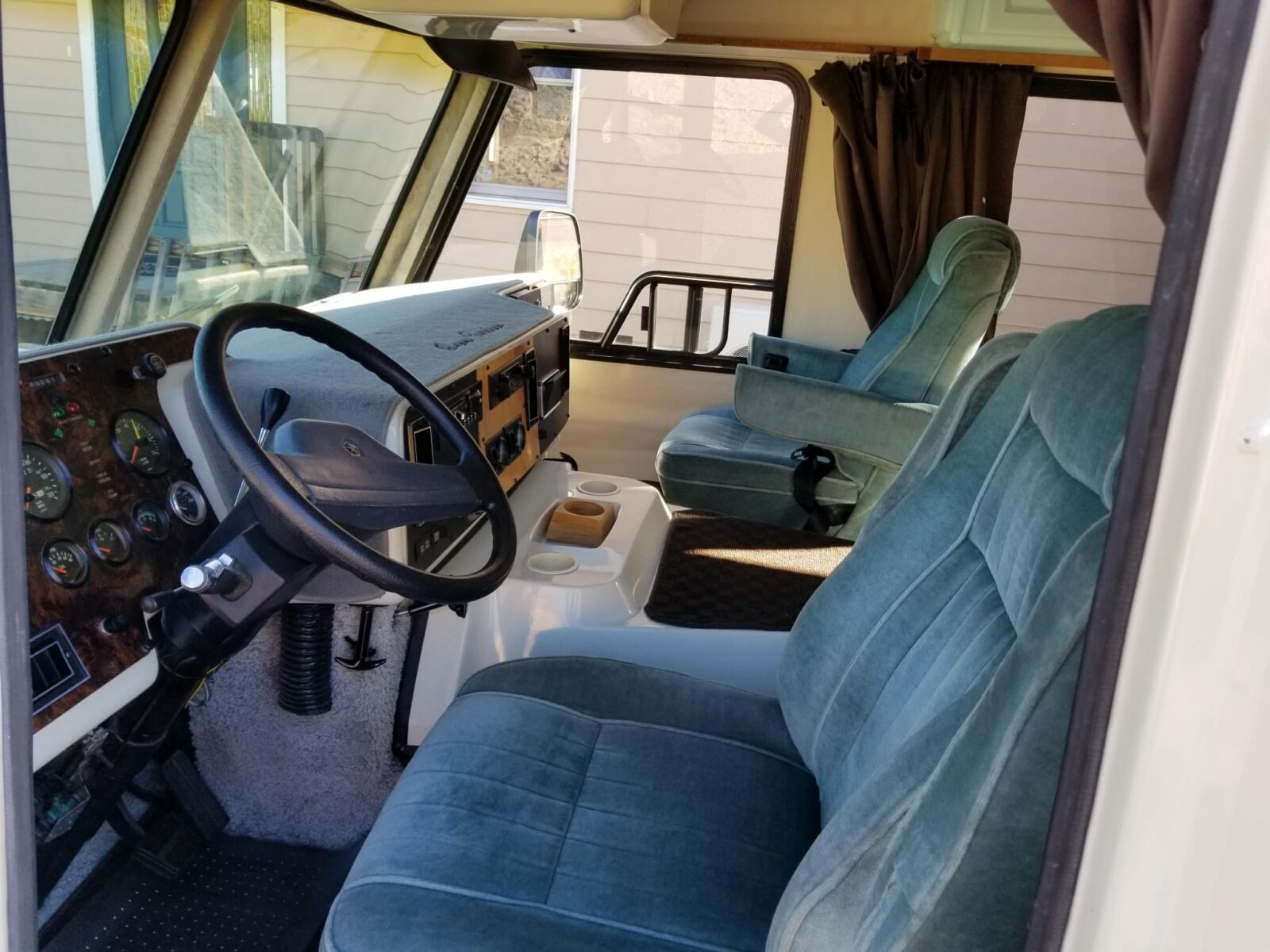 A Gardner-Pacific Aero Cruiser Motorhome - BestMotoSport