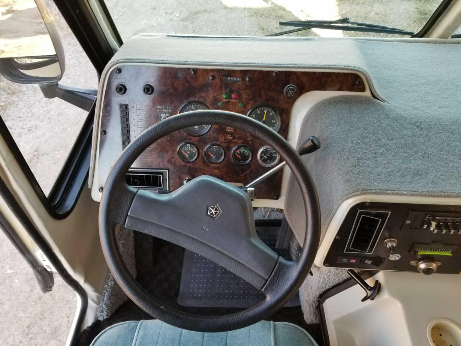Retro Home-On-Wheels: A Gardner-Pacific Aero Cruiser Motorhome
