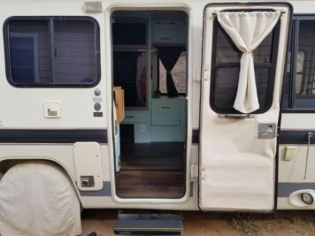 A Gardner-Pacific Aero Cruiser Motorhome - BestMotoSport