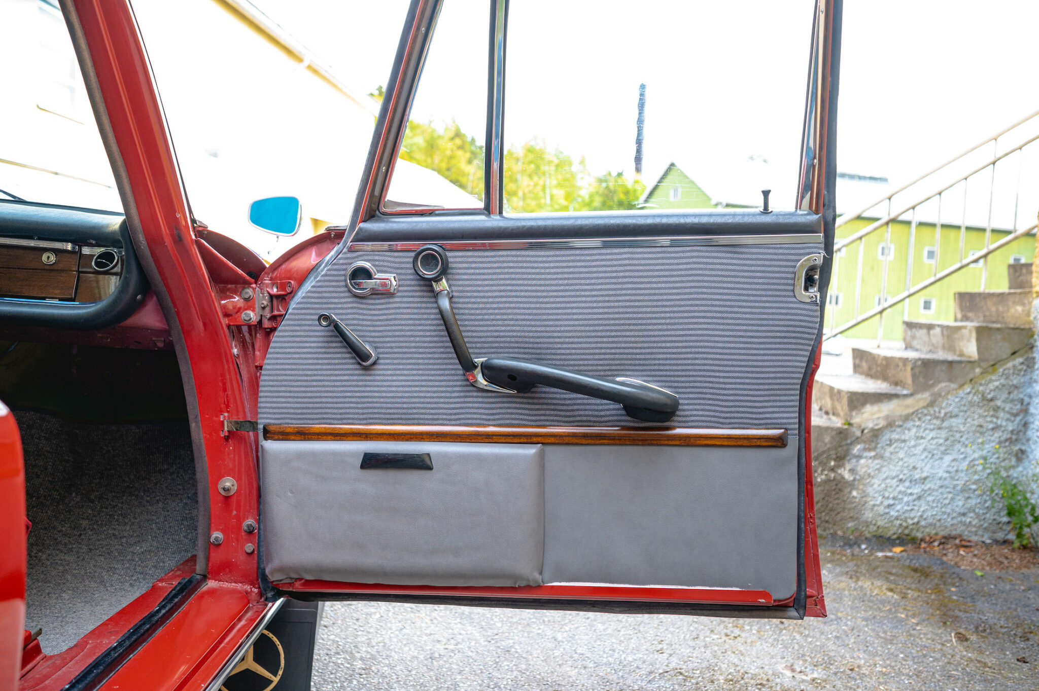 Rally Legend: This Mercedes-Benz 220 SE Won The 1961 Rally Of The 1000 ...