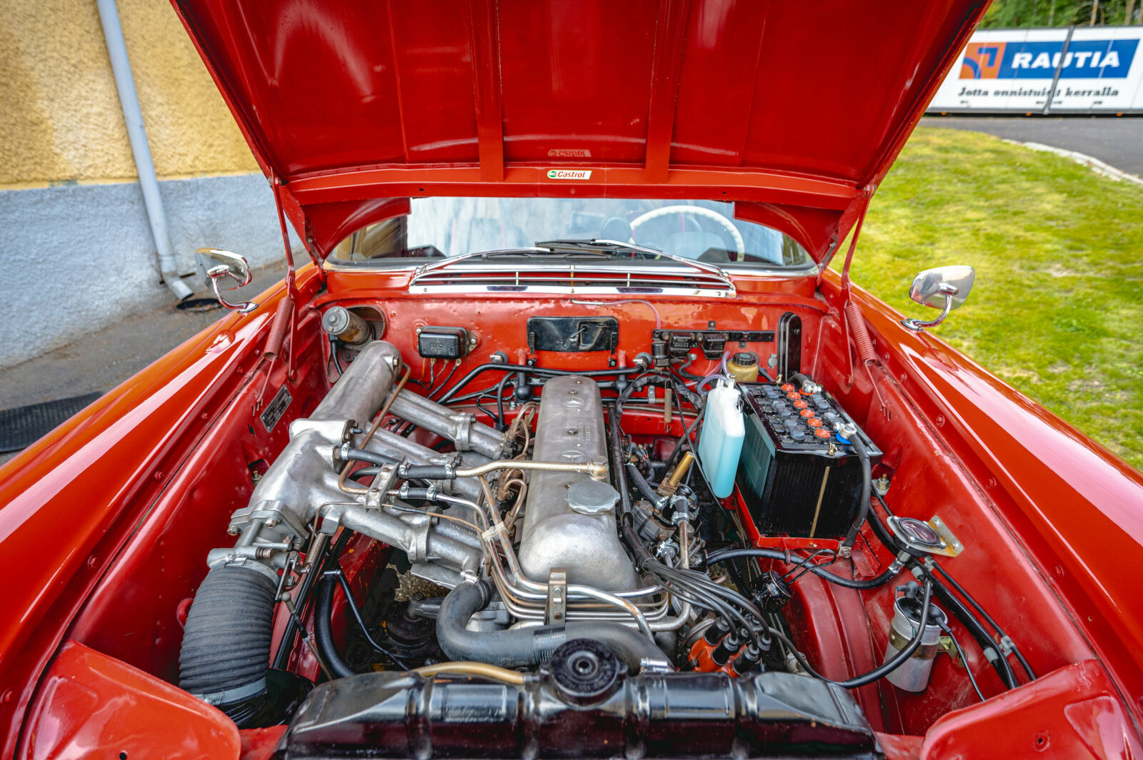 Rally Legend: This Mercedes-Benz 220 SE Won The 1961 Rally Of The 1000 ...