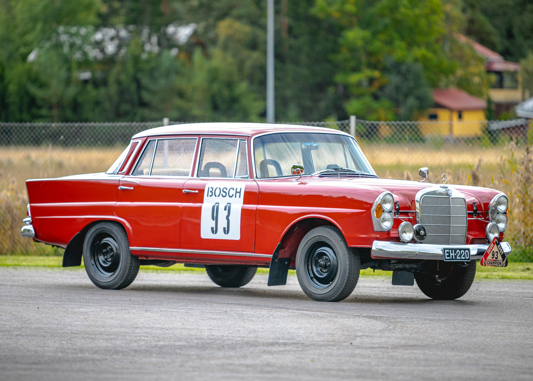 Rally Legend: This Mercedes-Benz 220 SE Won The 1961 Rally Of The 1000 ...