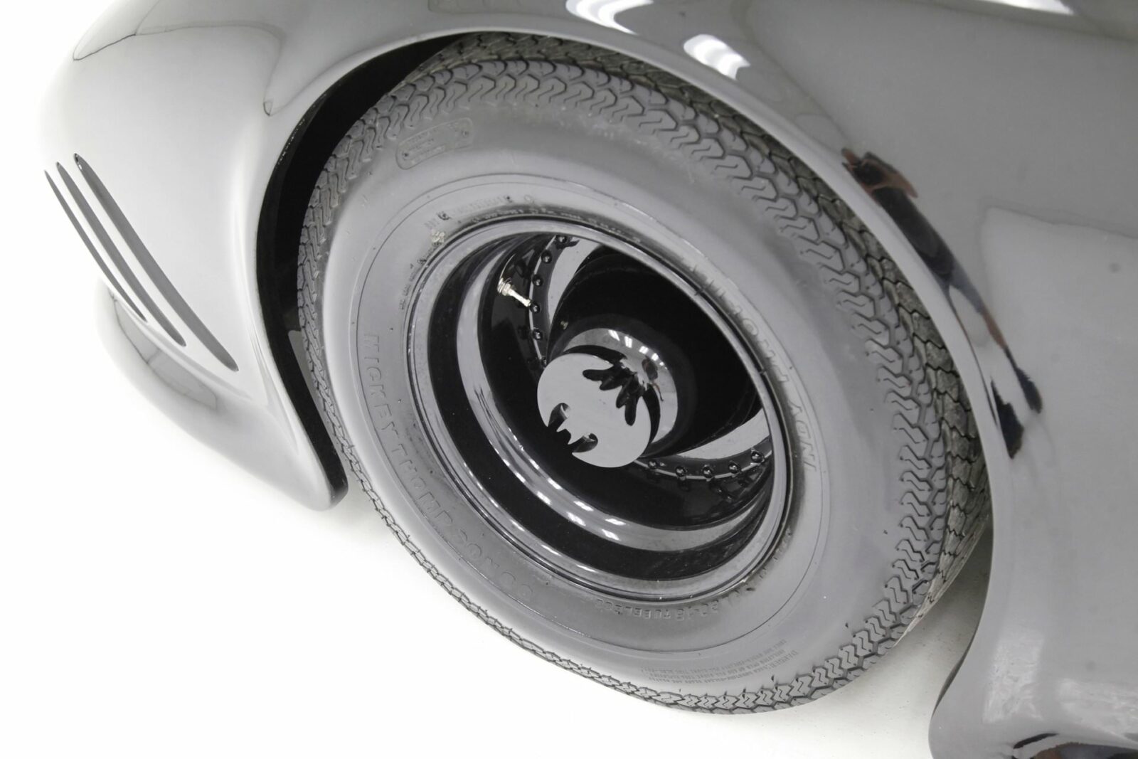 An Authentic Batmobile From "Batman Returns" – $1.5 Million USD ...