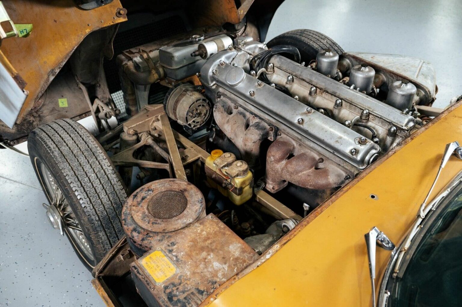 "The Most Beautiful Car Ever Made" – A Jaguar E-Type Project Car