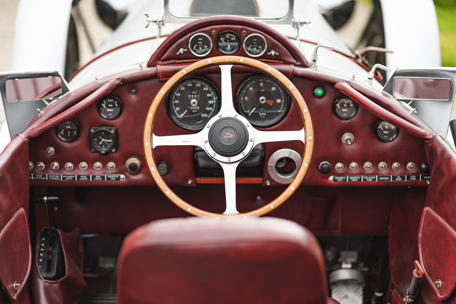 The 631 BHP Meteor 27 Litre V12 Special – Powered By A WWII Tank Engine