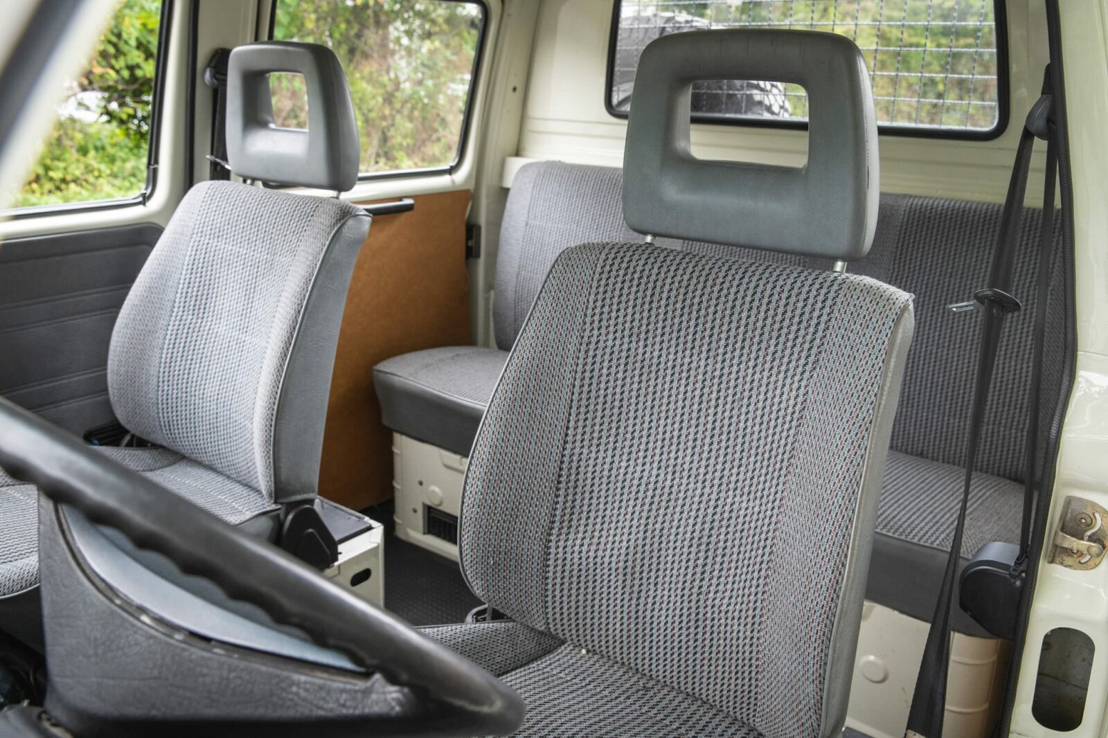 MY FEEDLY: A Volkswagen Type 2 T3 Doka Transporter “Syncro 4×4”