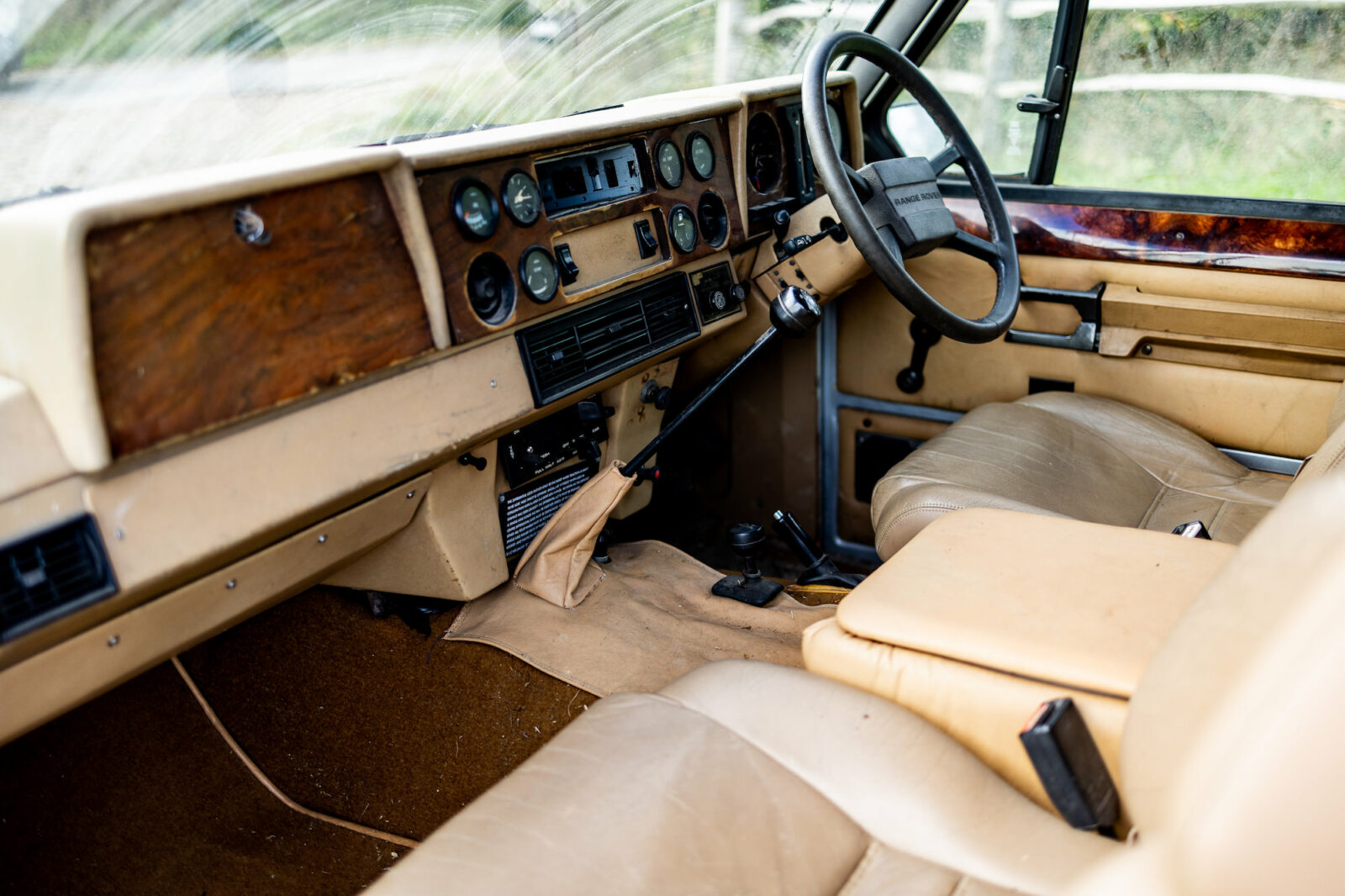 Barn Find: A Rare Wood & Pickett Range Rover From 1971