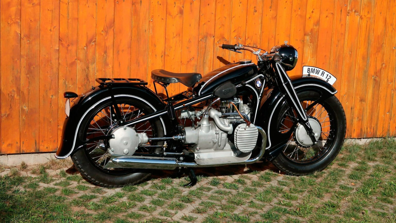 Motorcycle Design Icon: A Pre-WWII BMW R12