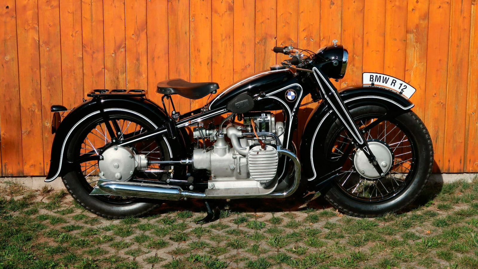 Motorcycle Design Icon: A Pre-WWII BMW R12