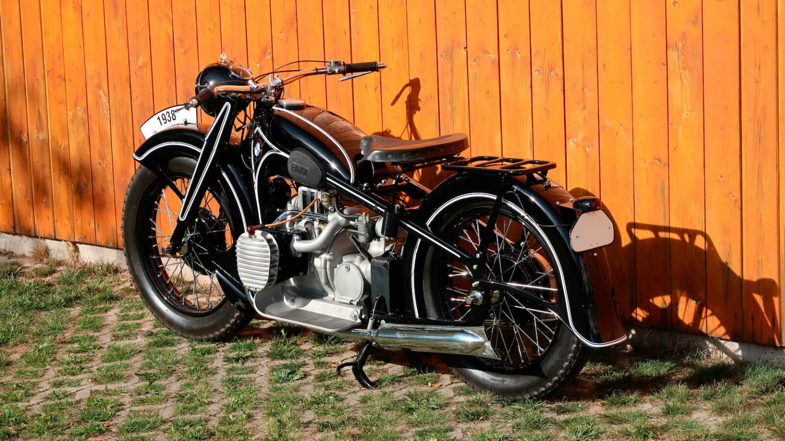 Motorcycle Design Icon: A Pre-WWII BMW R12