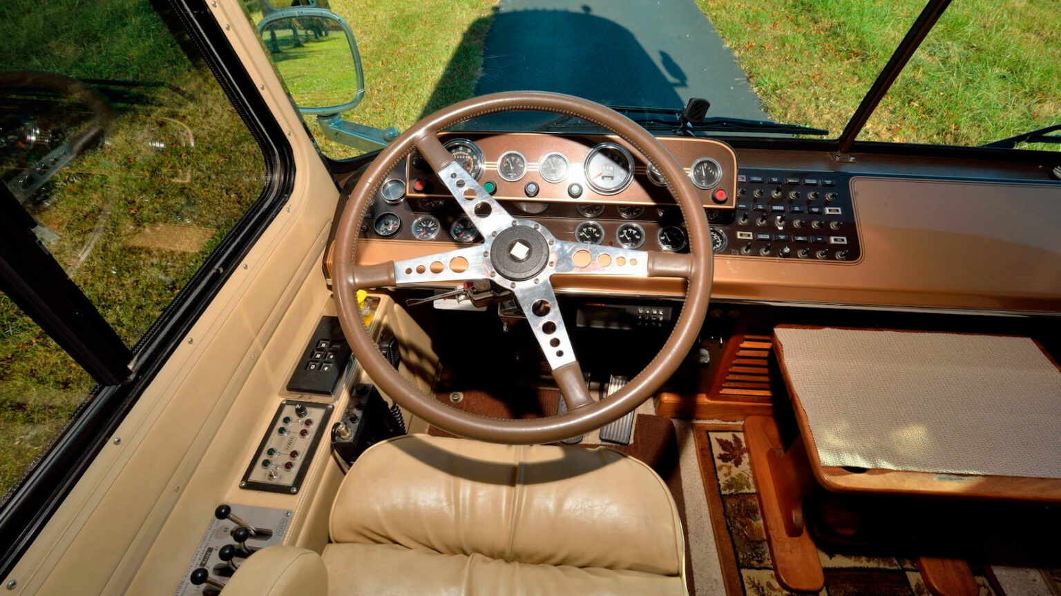 Retro Vanlife Luxury: A 1965 GMC Bus Motorhome