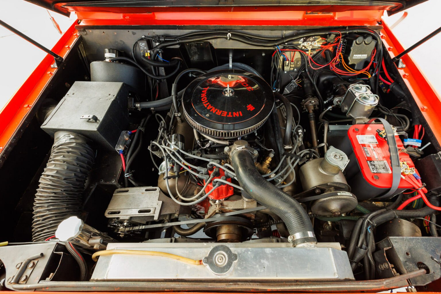 Restomod 304 V8: International Harvester Scout 800B