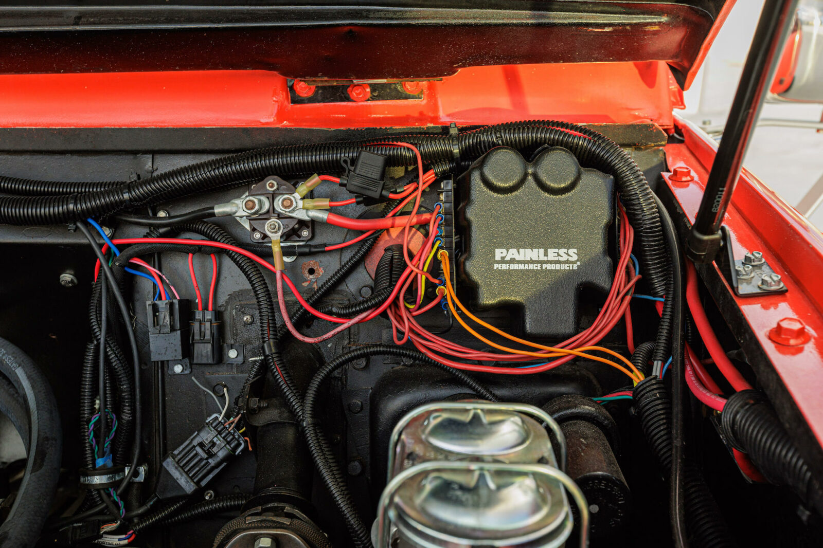 Restomod 304 V8: International Harvester Scout 800B