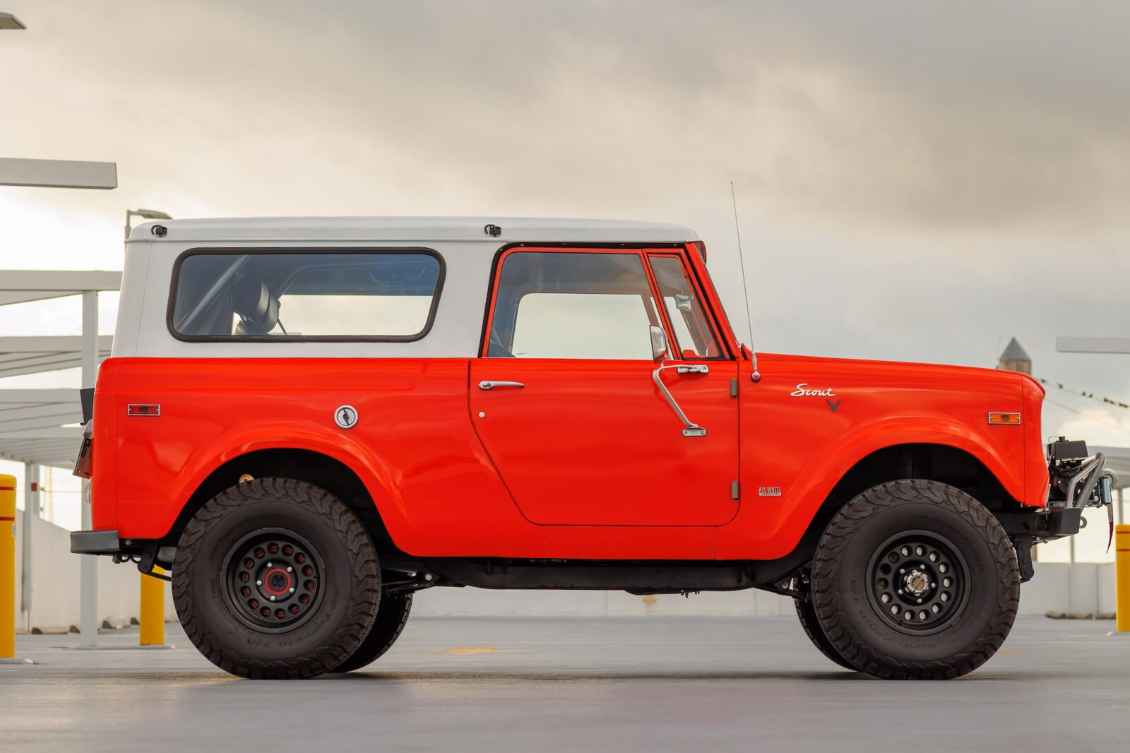 Restomod 304 V8: International Harvester Scout 800B