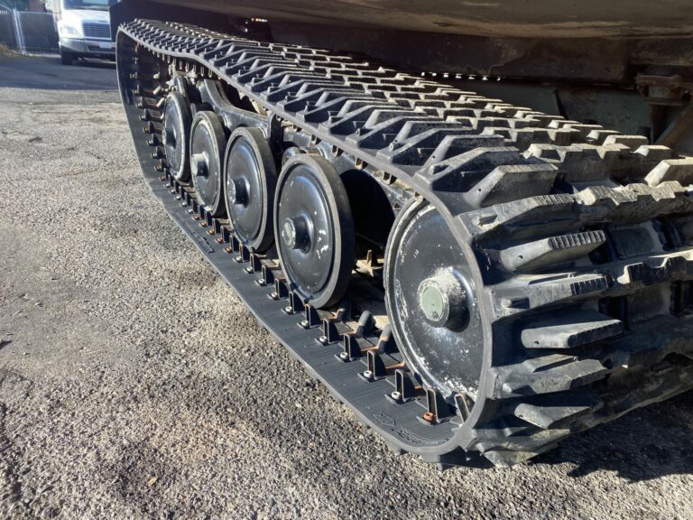 Hägglunds Bandvagn BV206: An Amphibious All-Terrain Legend