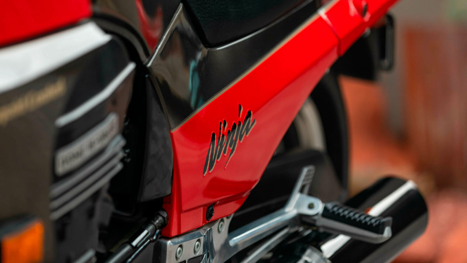 For Sale: Kawasaki Ninja 900 – An Original Pre-Production Model