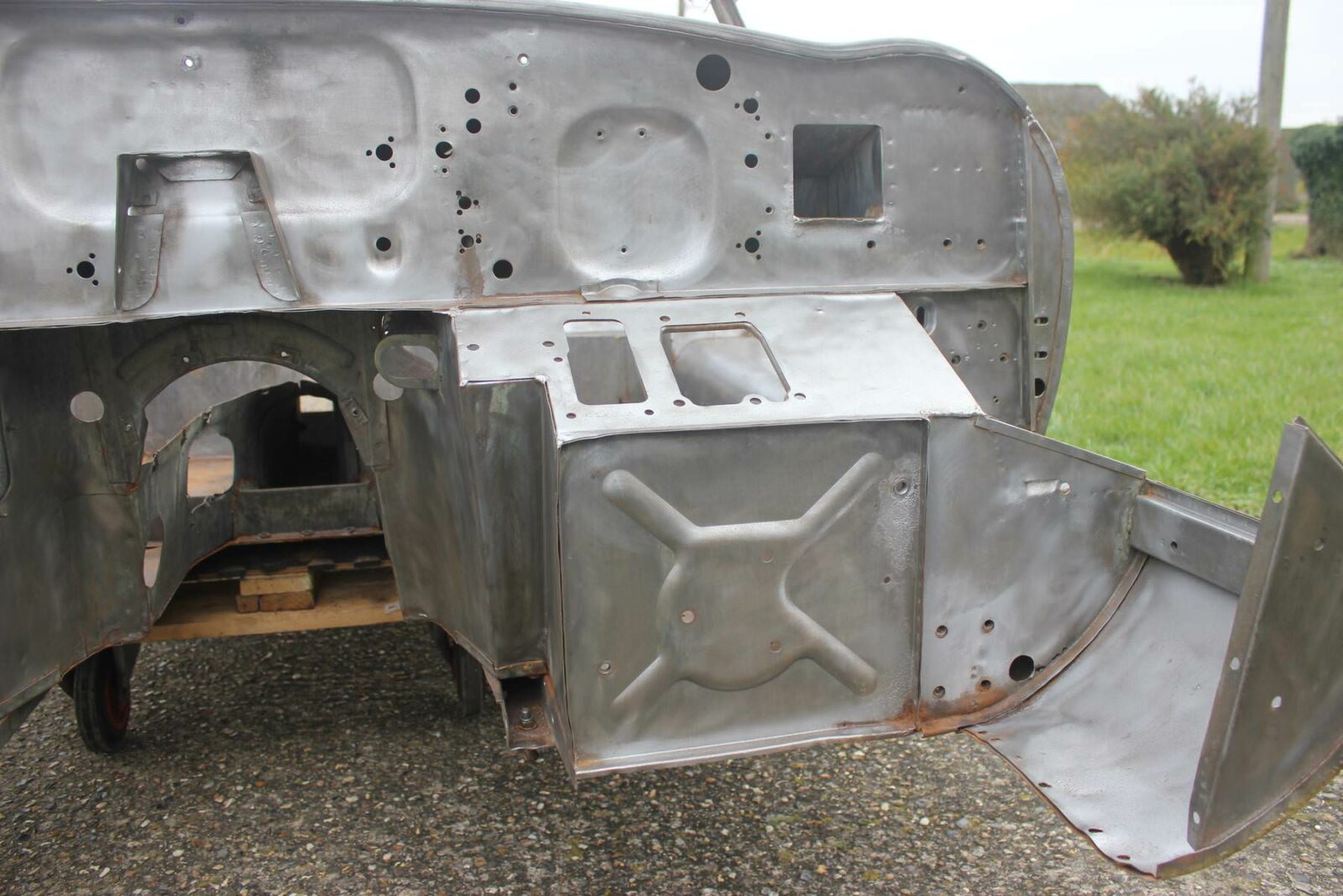 For Sale: A 1969 Jaguar E-Type 4.2 Project Car