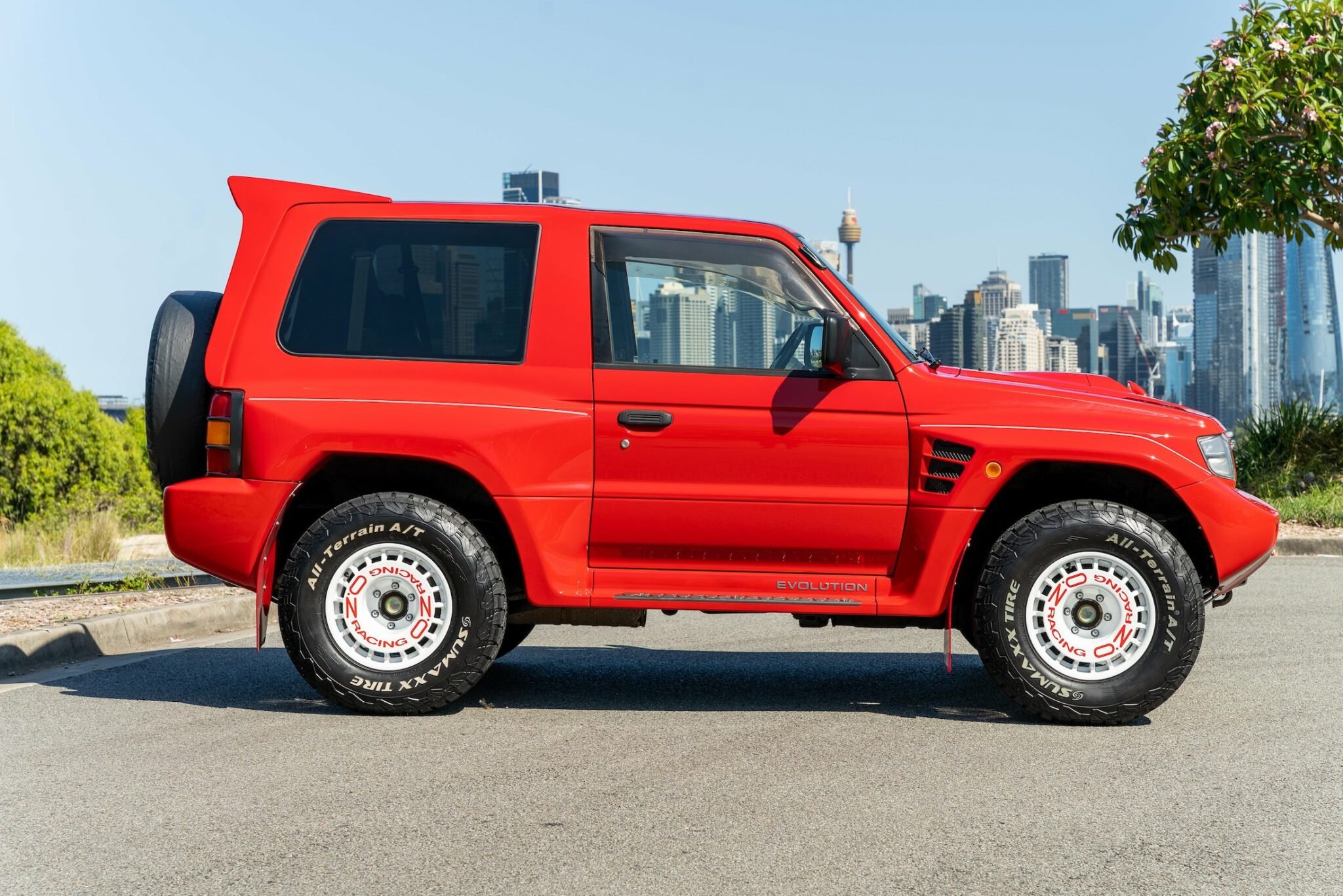 There's A Rare Mitsubishi Pajero Evolution Dakar Homologation Special ...