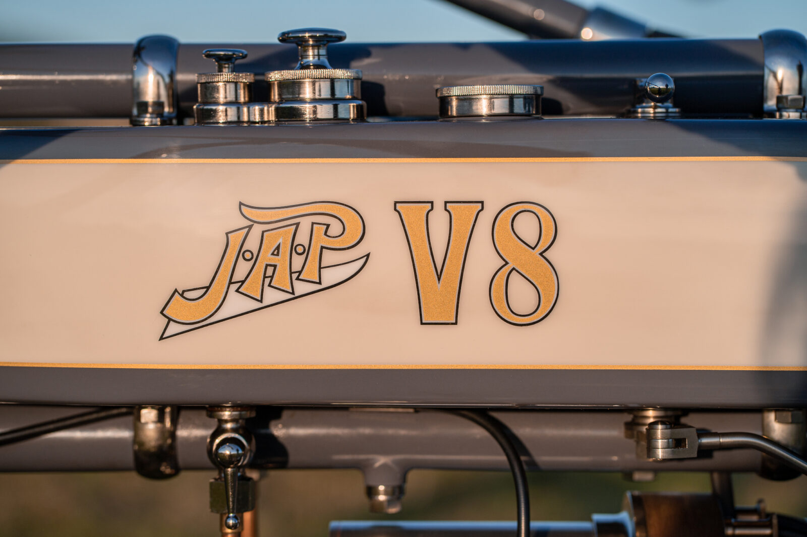 Pavel Malanik's Home-Built 4.4 Liter V8 Motorcycle