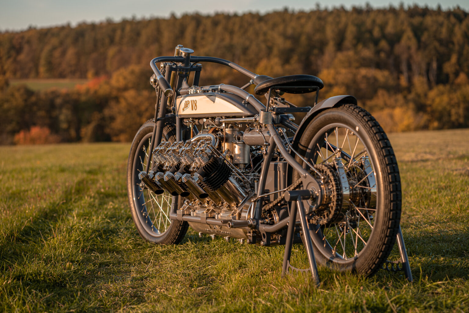 Pavel Malanik's Home-Built 4.4 Liter V8 Motorcycle