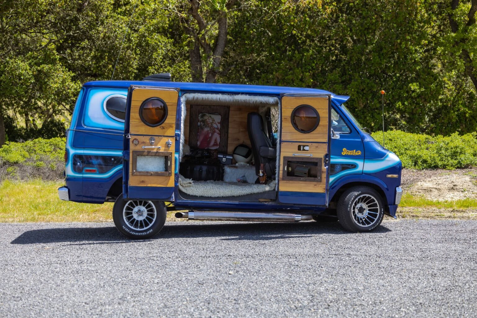"Vandalf" Is For Sale – A 1970s Dodge Tradesman Custom V8 Van