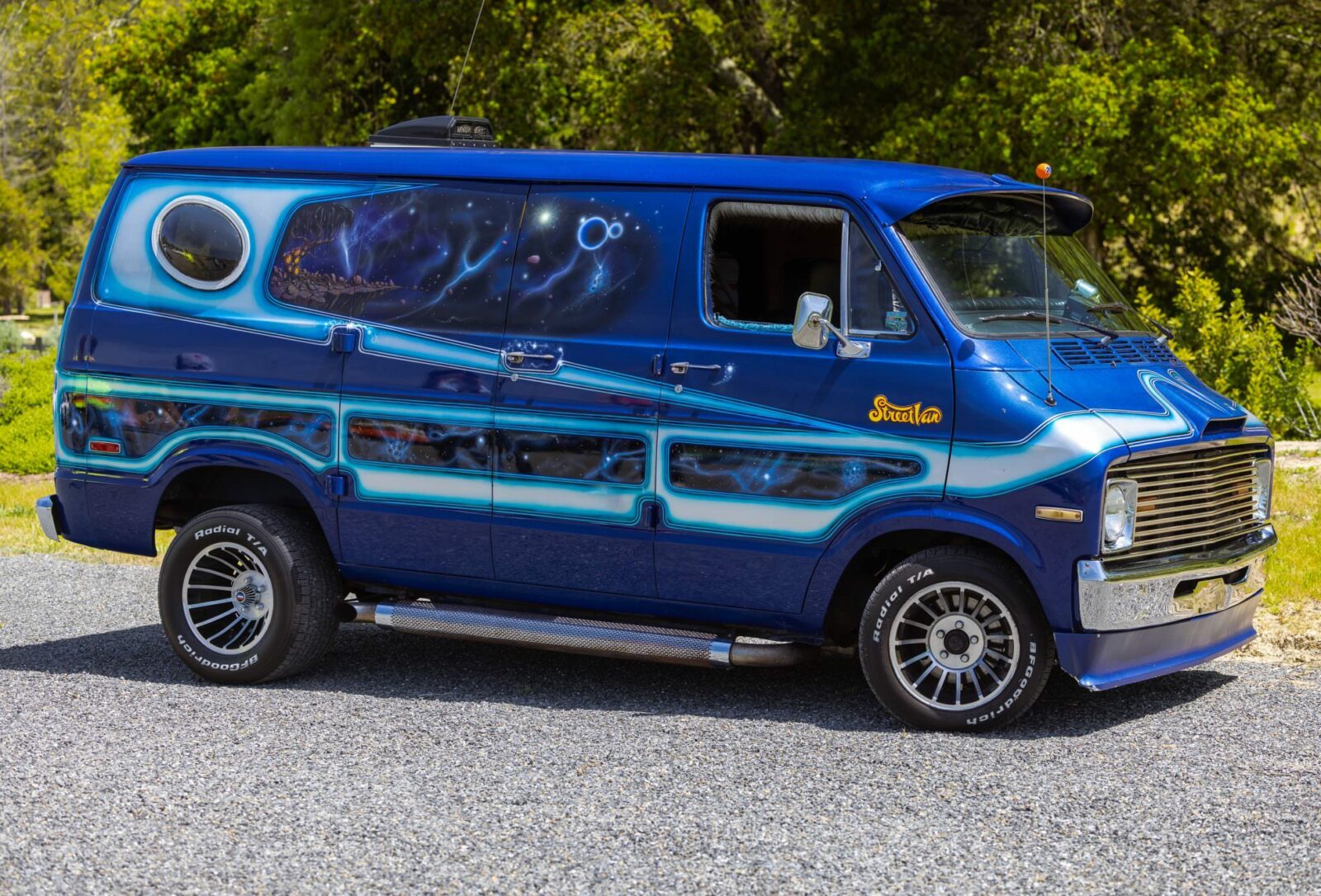  Vandalf Is For Sale A 1970s Dodge Tradesman Custom V8 Van