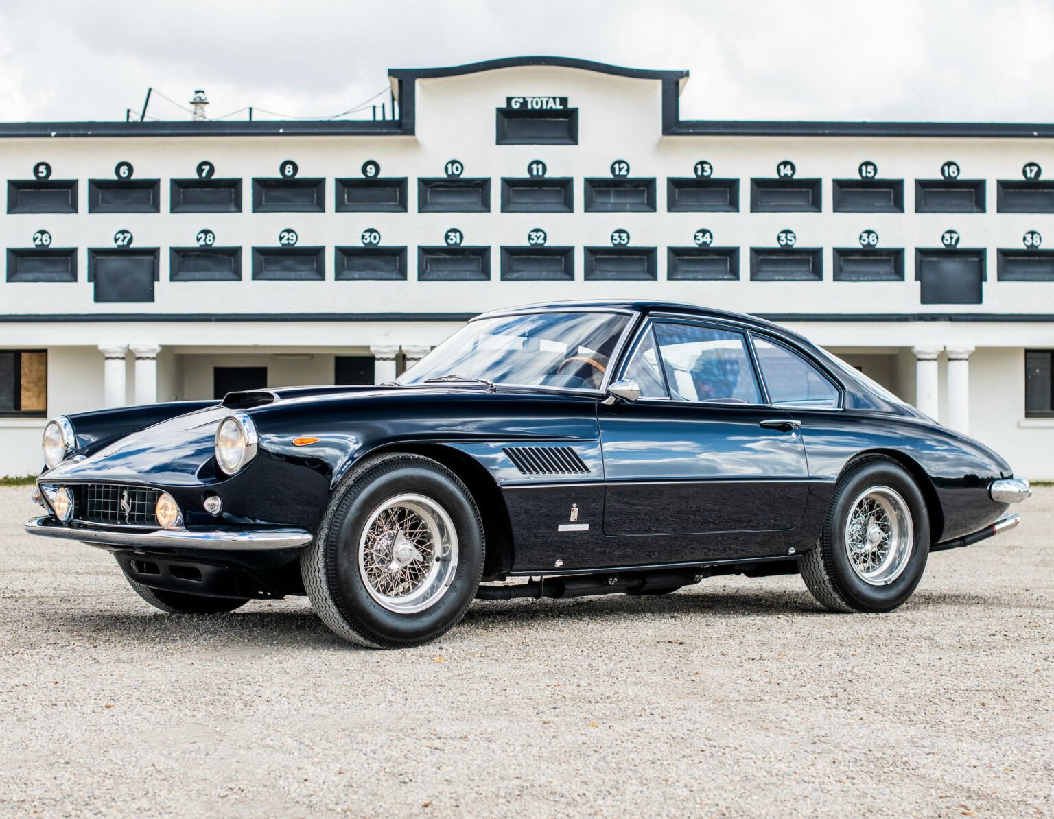 The Impossibly Beautiful 1961 Ferrari 400 Superamerica Aerodinamico