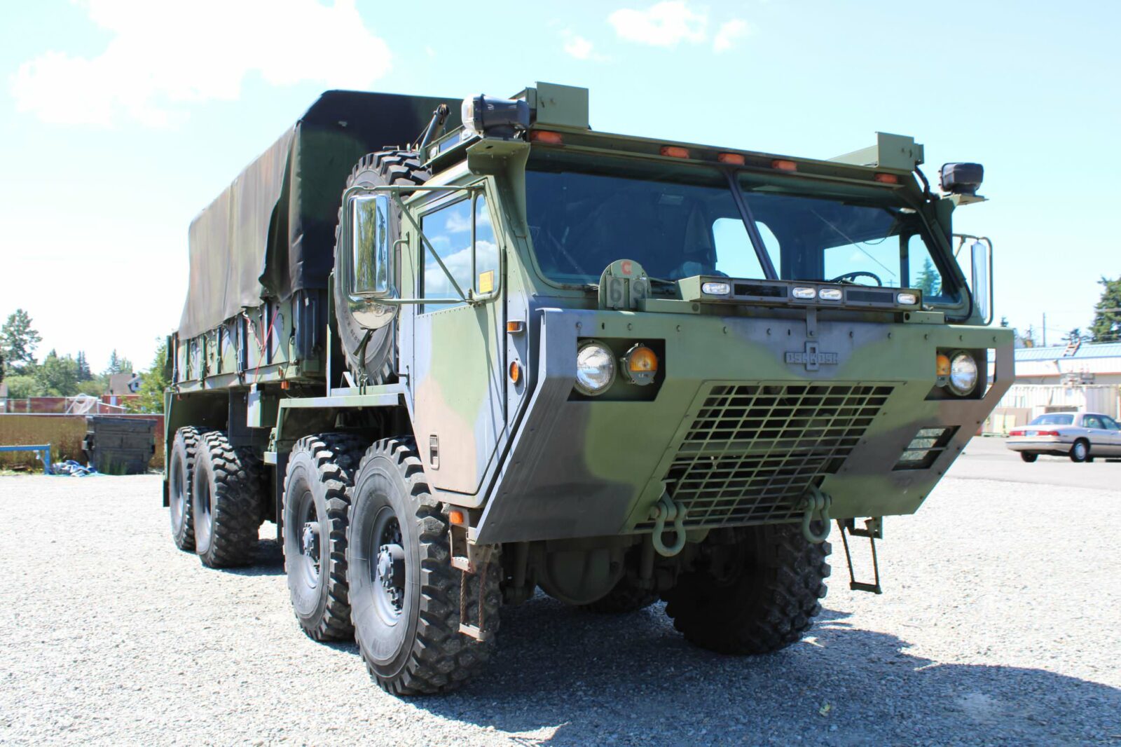 A Go Anywhere Overlander Platform: The Oshkosh M-985 HEMTT 8×8
